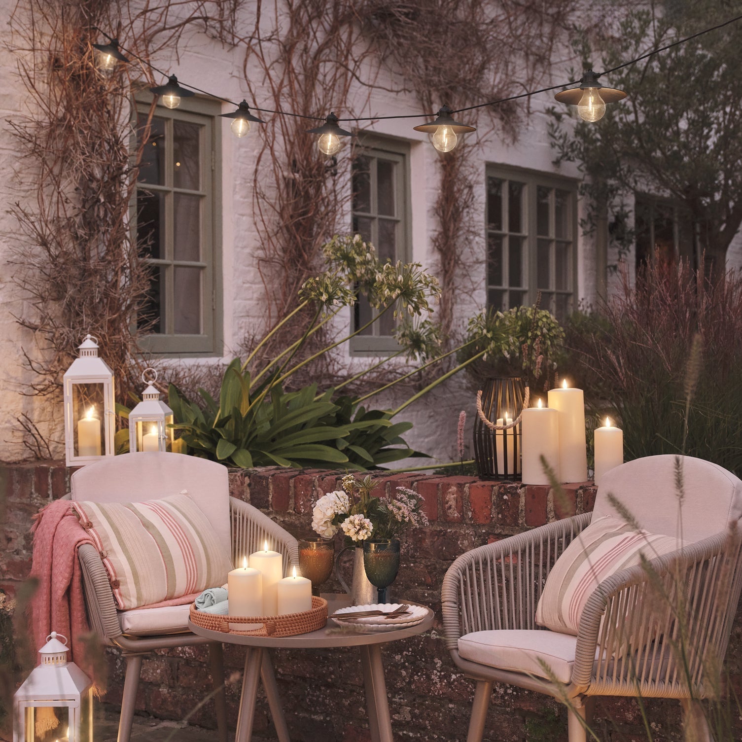 Practical Tips on How to Hang Festoon Lights