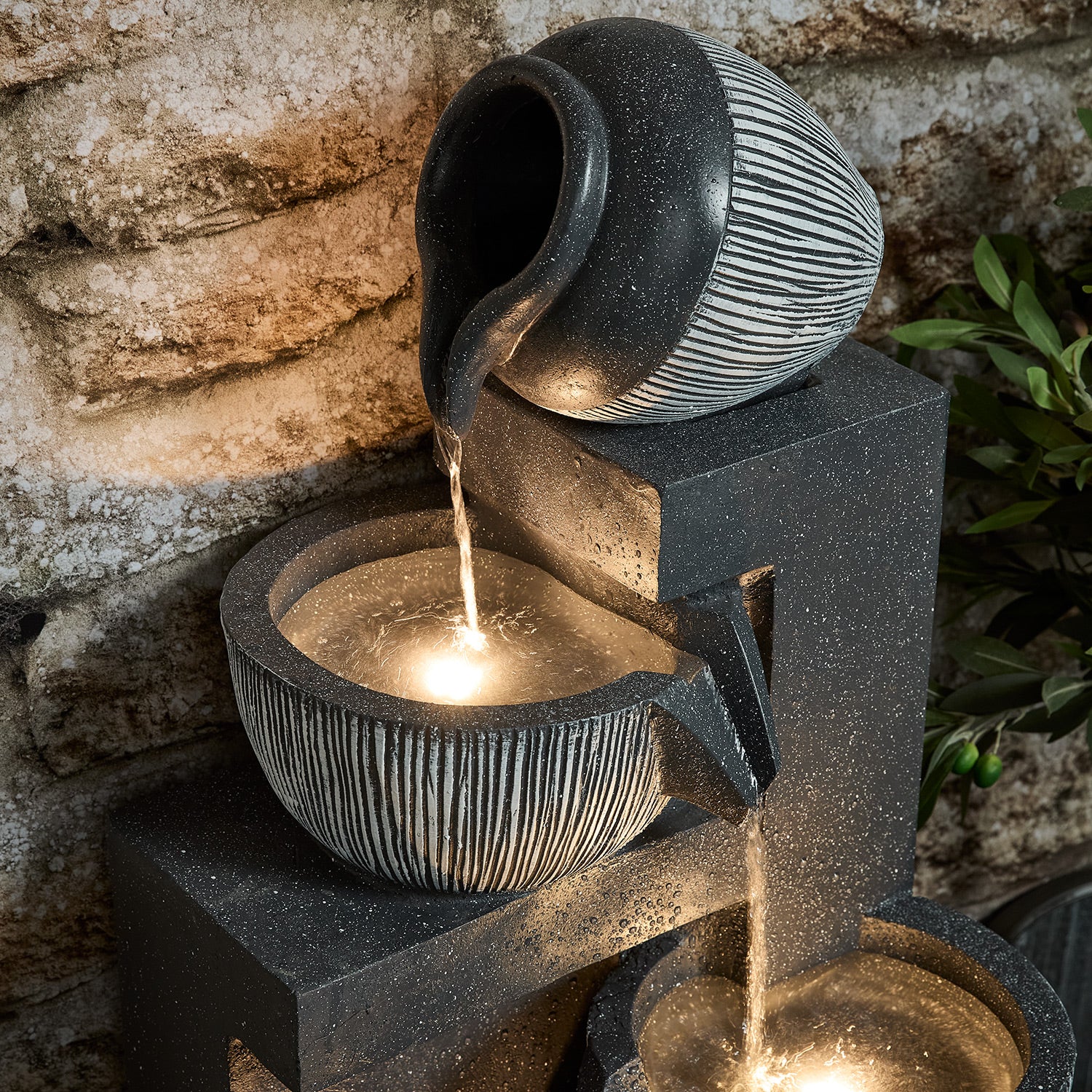 Garden Water Features | Garden & Outdoor Fountains – Lights4fun.co.uk