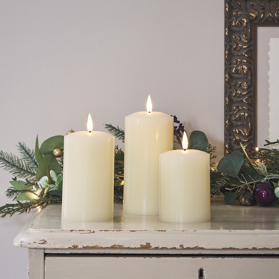 Flickering Candles | LED Flickering Candles | Flickering Flame Lights ...