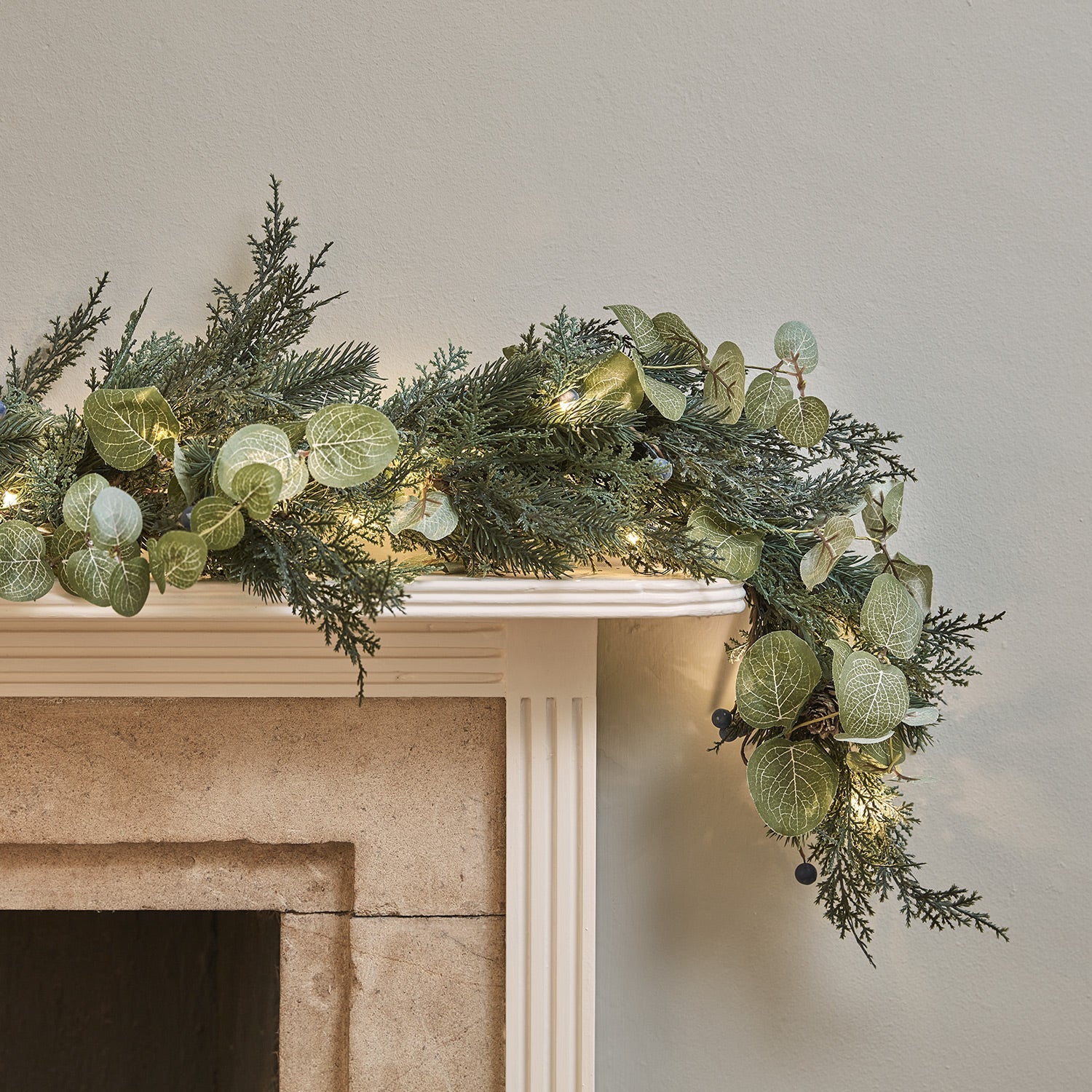 2m Pre Lit Oversized Berry and Pinecone Christmas Garland