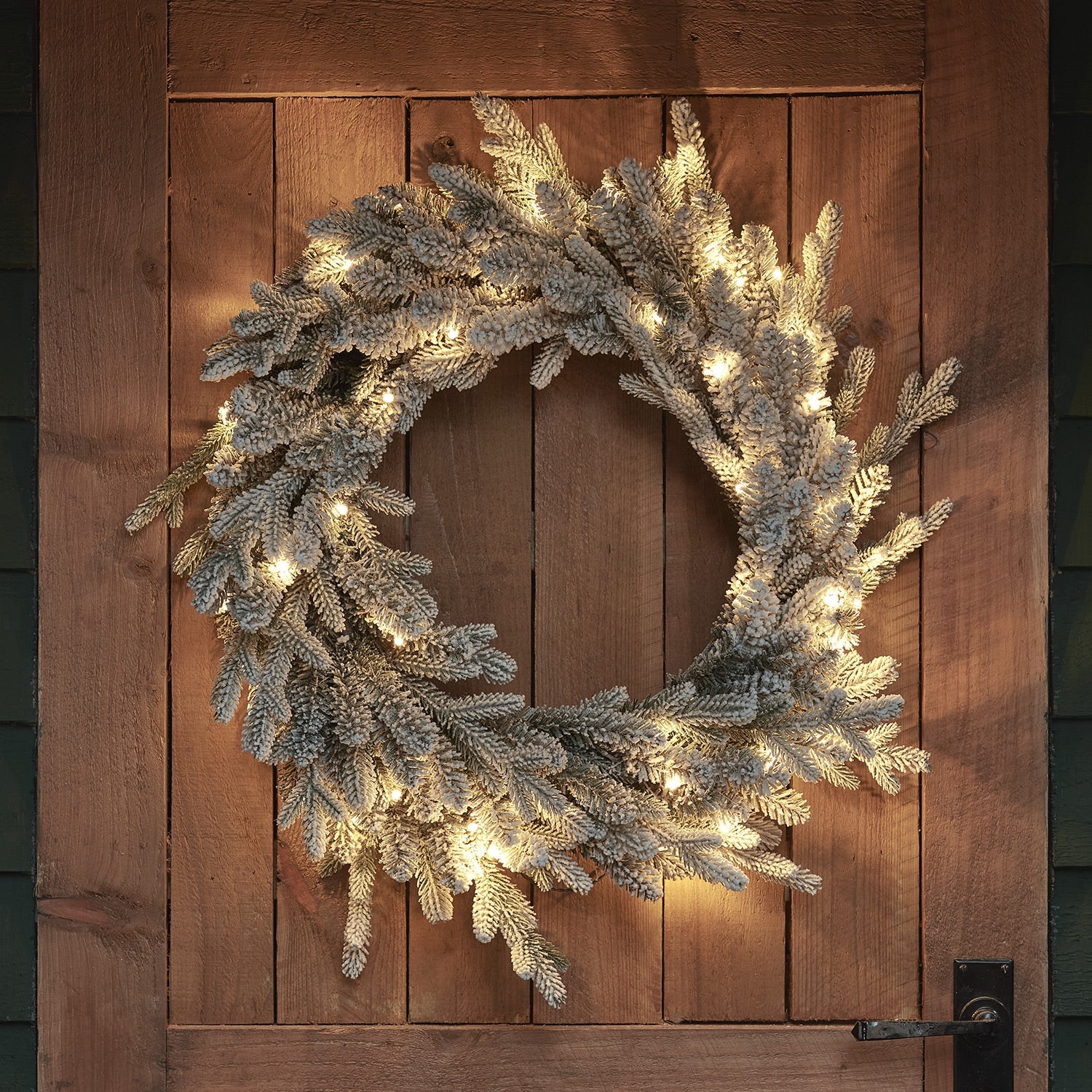 60cm Pre Lit Outdoor Snowy Christmas Wreath – Lights4fun.co.uk