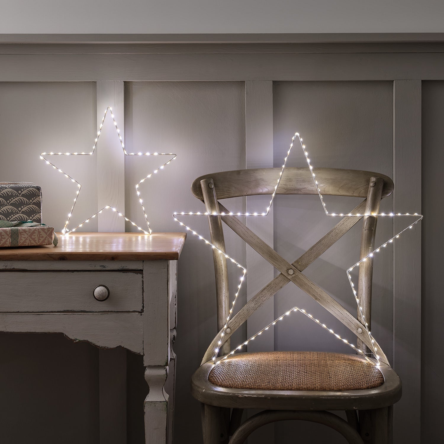 Set of 2 Dual Colour LED Osby Star Sihouettes – Lights4fun.co.uk
