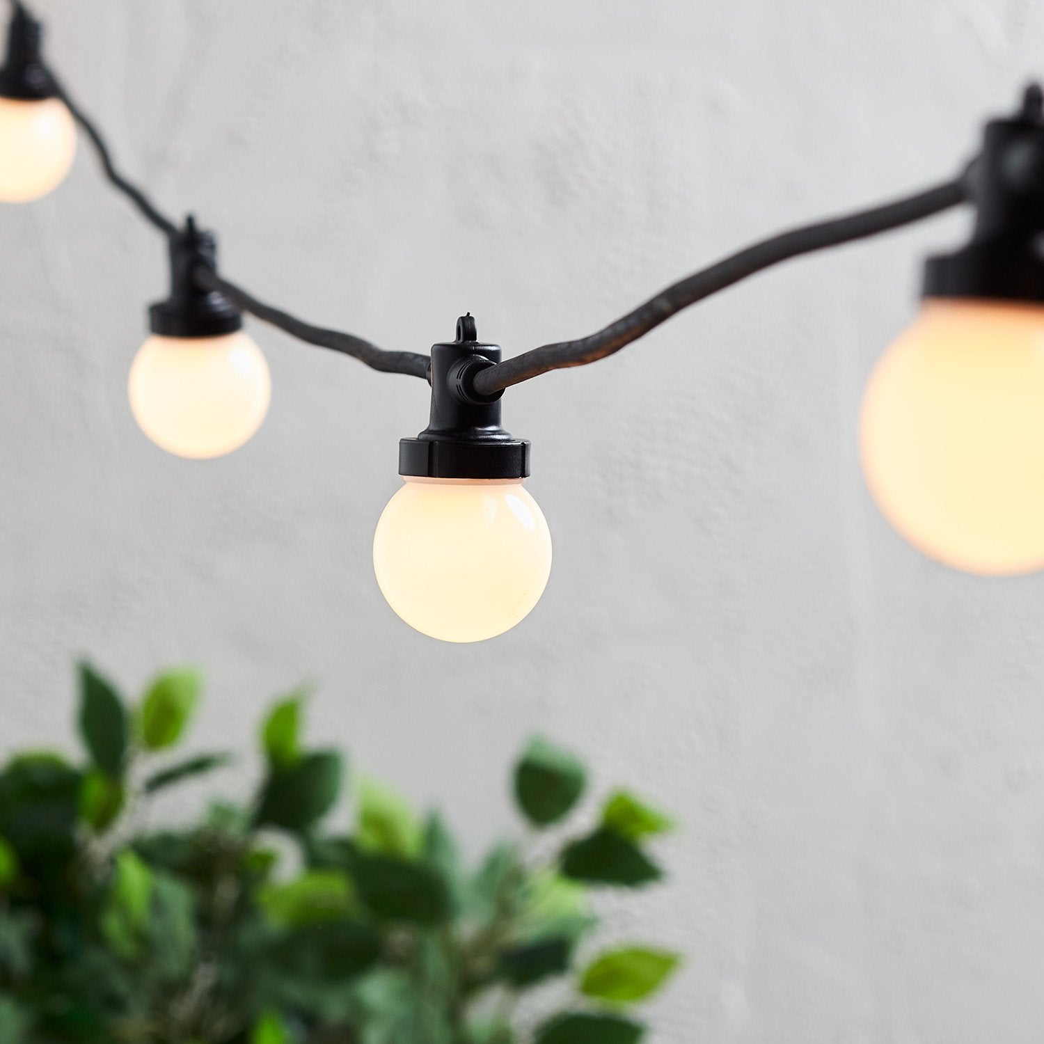 Pro Connect 145m 290 Warm White Connectable Festoon Lights Black Cable