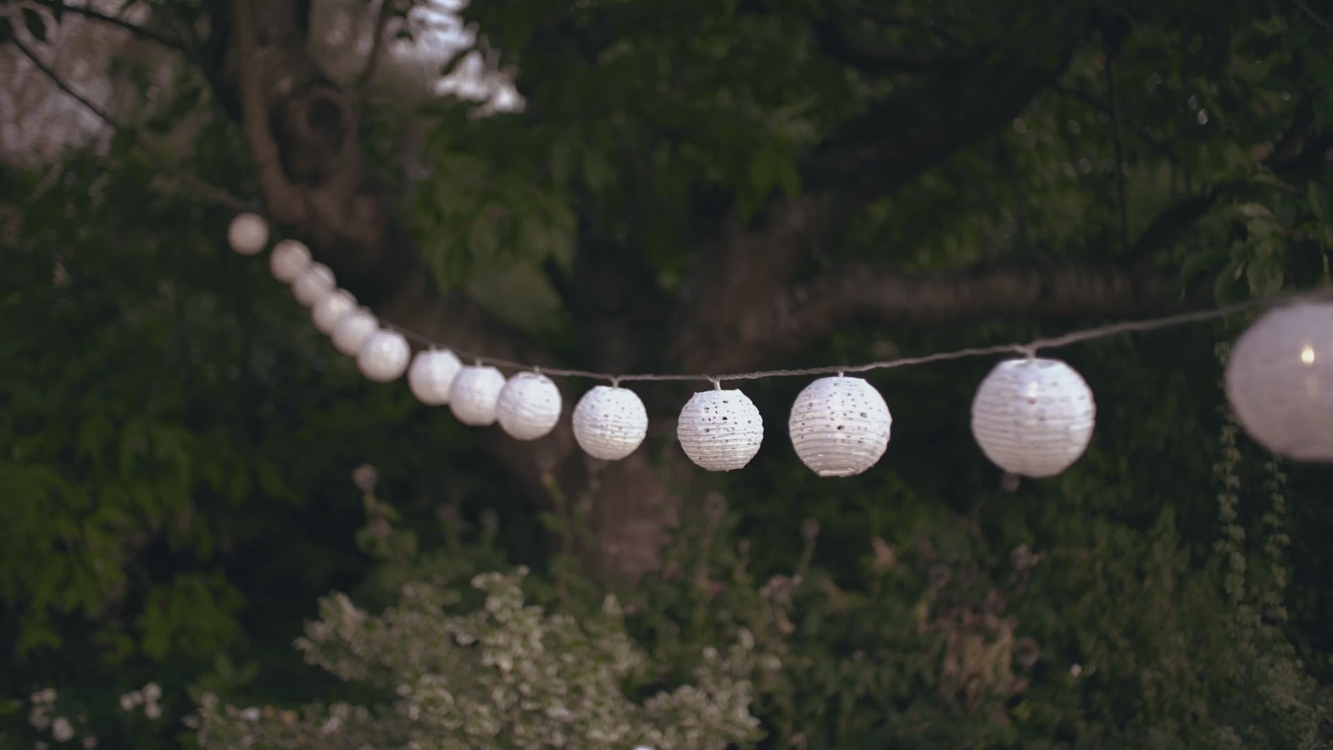 20 Plug in Connectable Cut out Lantern String Lights – Lights4fun.co.uk