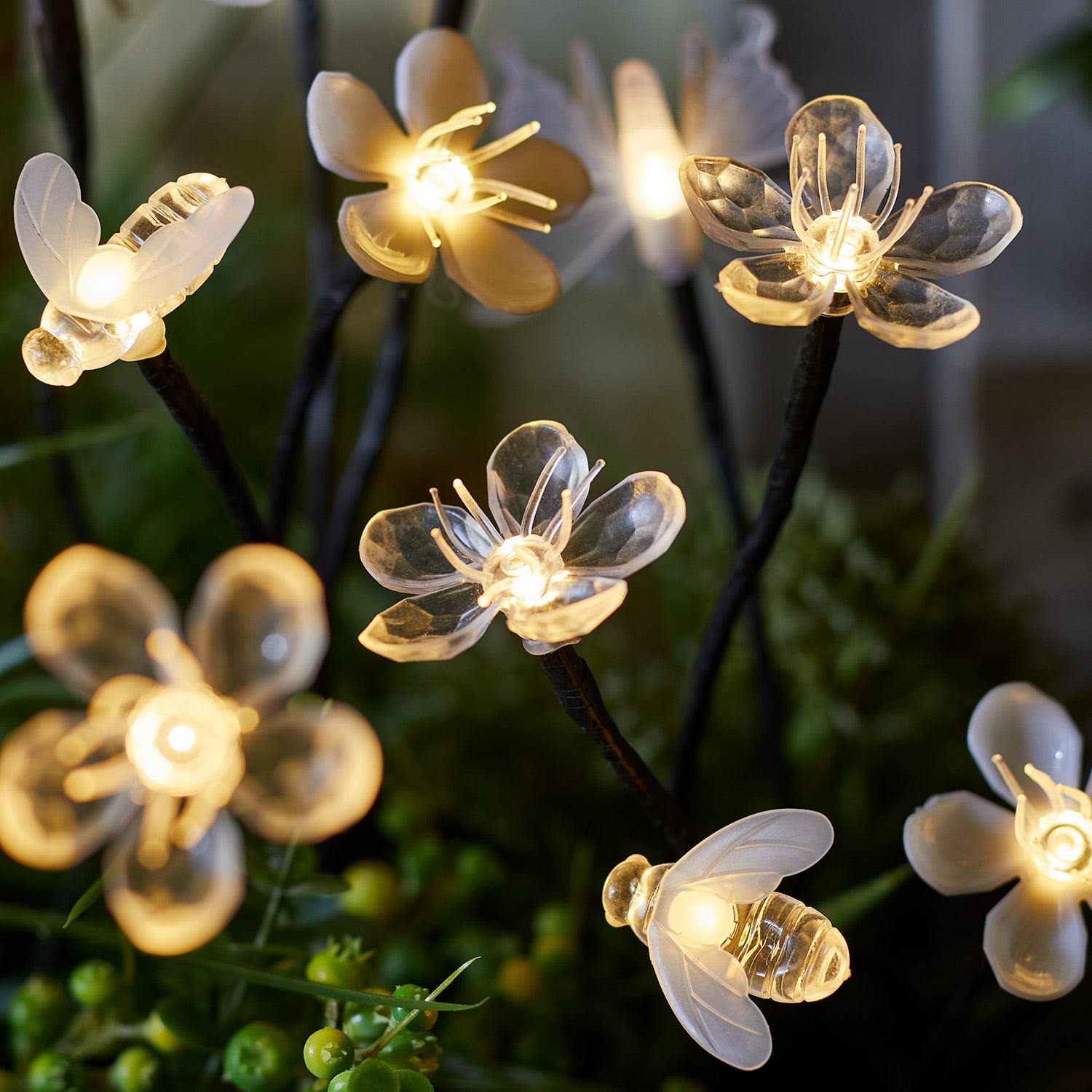Flower, Bee & Butterfly Solar Stake Lights | Lights4fun.co.uk